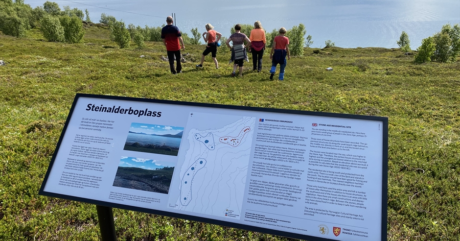 Fotefar mot nord: Bjarkøy - Nature trails in Harstad, Harstad - Harstad